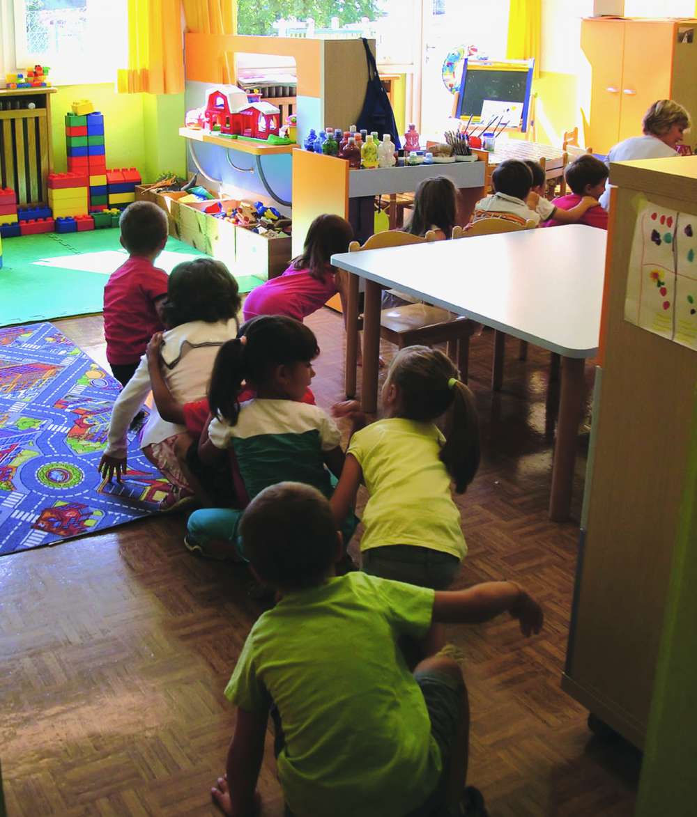 La scolines adum chier n desch de confront - La Usc di Ladins - Plata ...