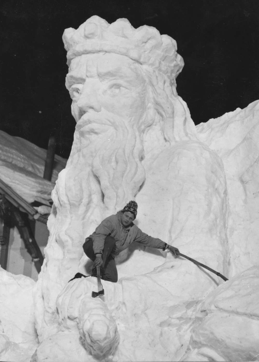 Statues de neif per recordèr Toni Gross - La Usc di Ladins - Plata dla ...