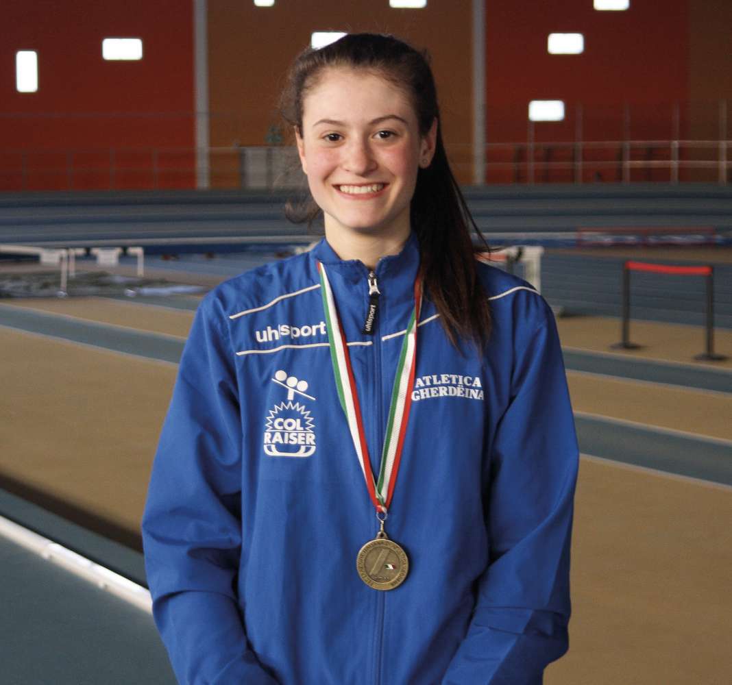 Bedaia de bront per Alessia Goffi - La Usc di Ladins - Plata dla Union ...