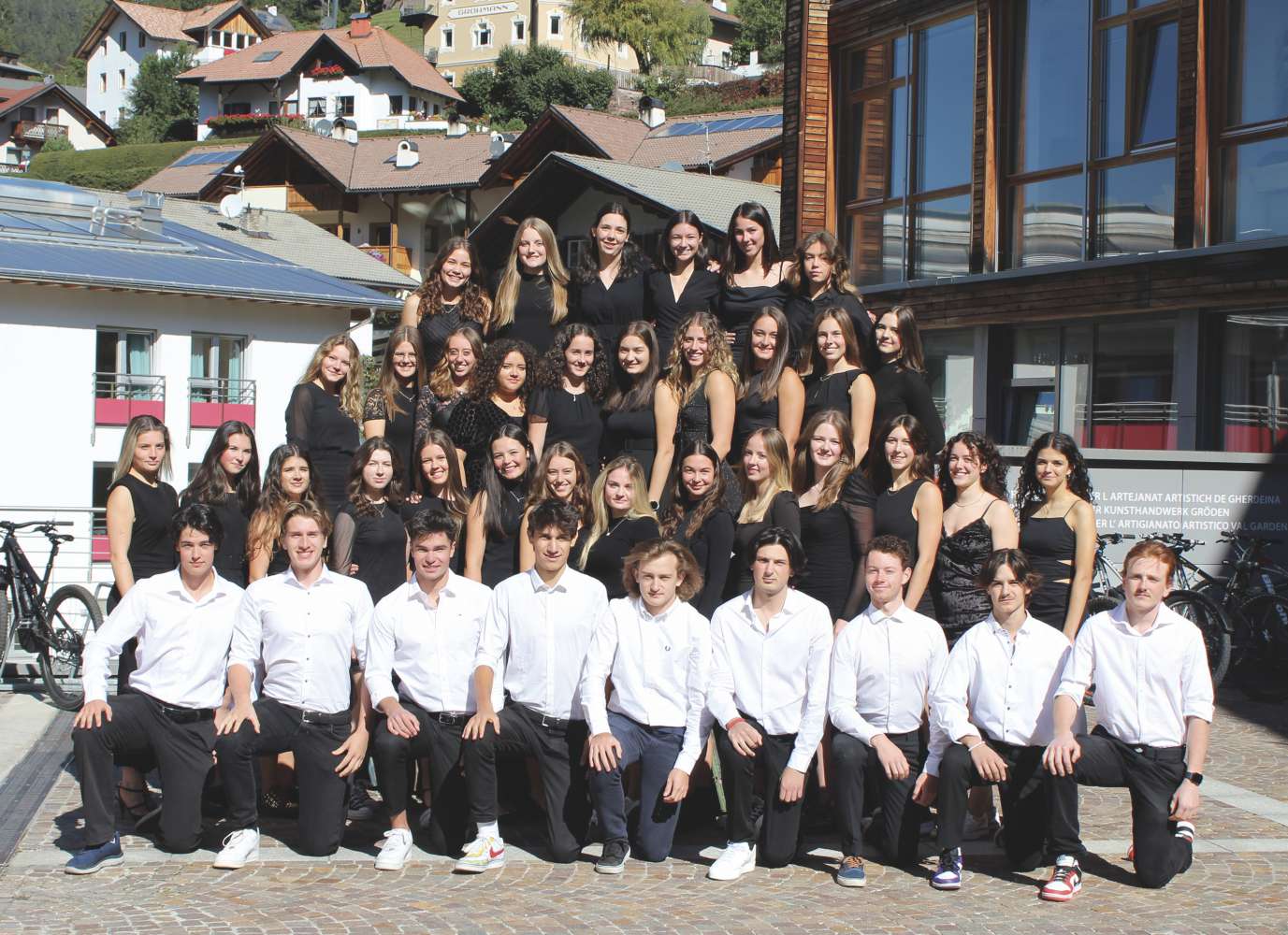 »This is it«: l moonwalk finel do cin’ ani de esperienzes particuleres ...