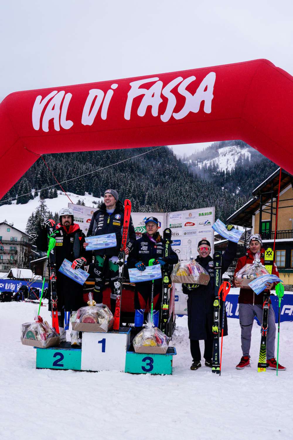 Alex Vinatzer prum te Fascia - La Usc di Ladins - Plata dla Union ...