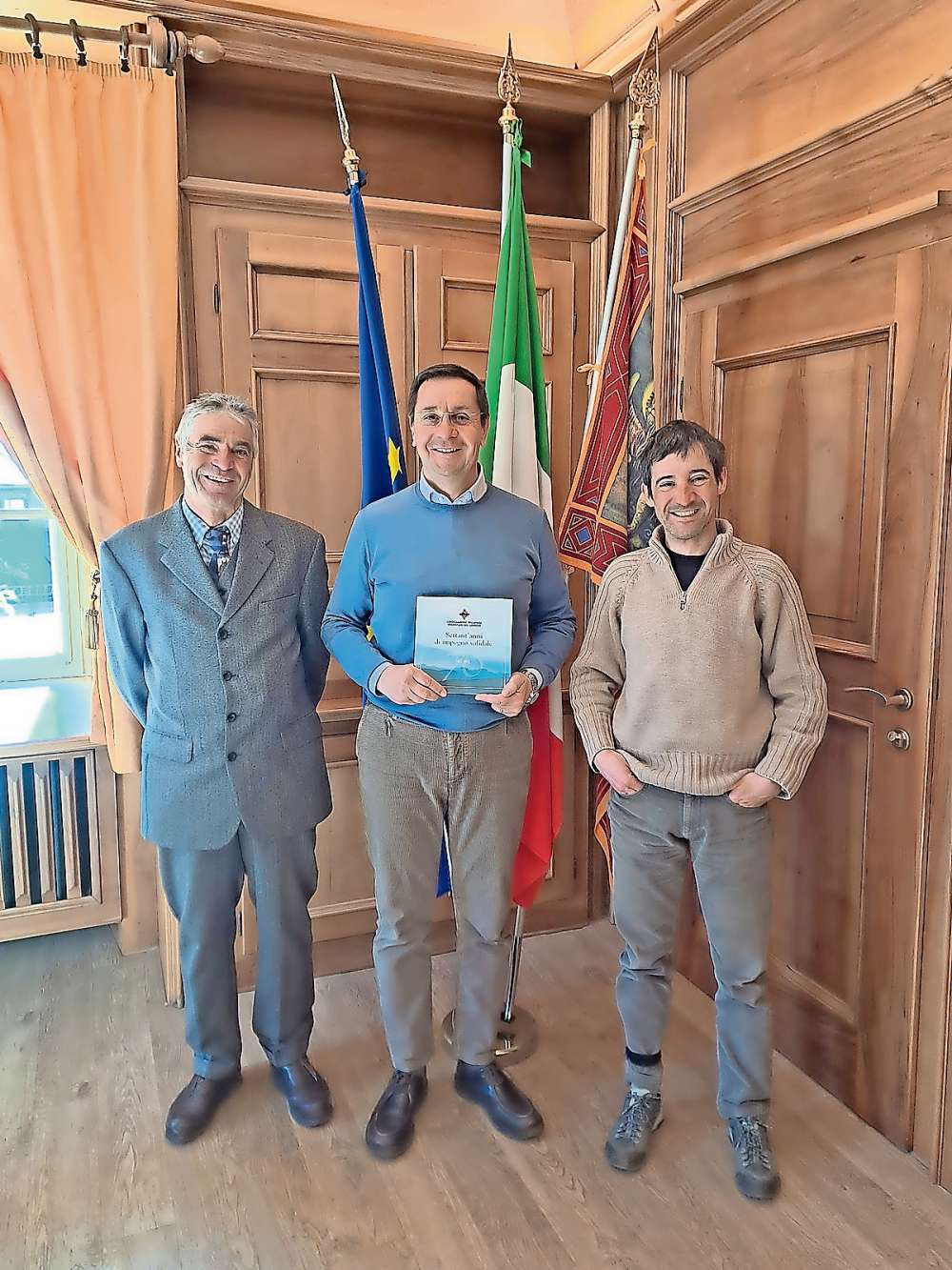 Un libro, ‘na storia, ra vita - La Usc di Ladins - Plata dla Union ...