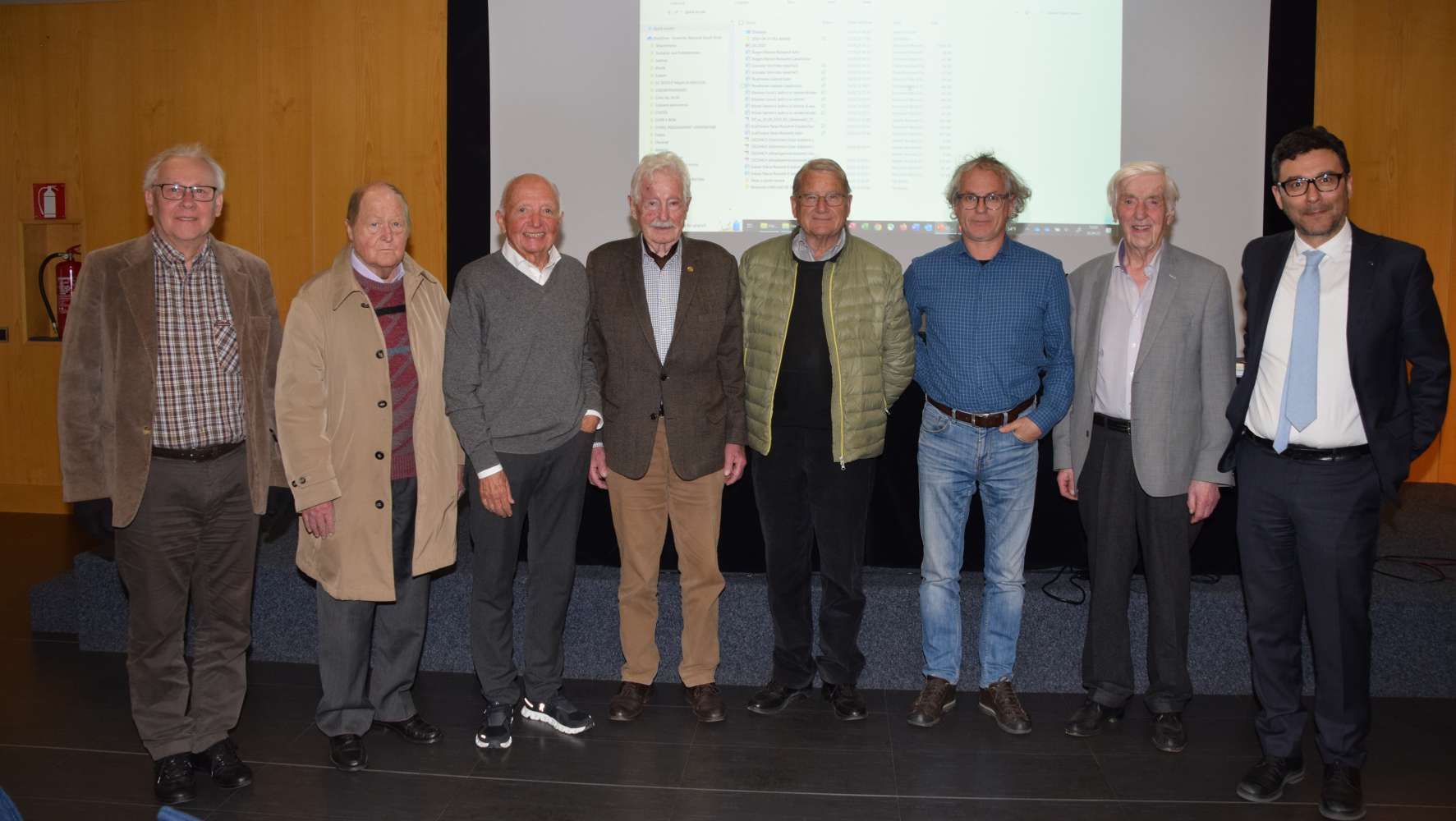 L Istitut sudtiroleis di Grups Etnics ciala inant - La Usc di Ladins ...