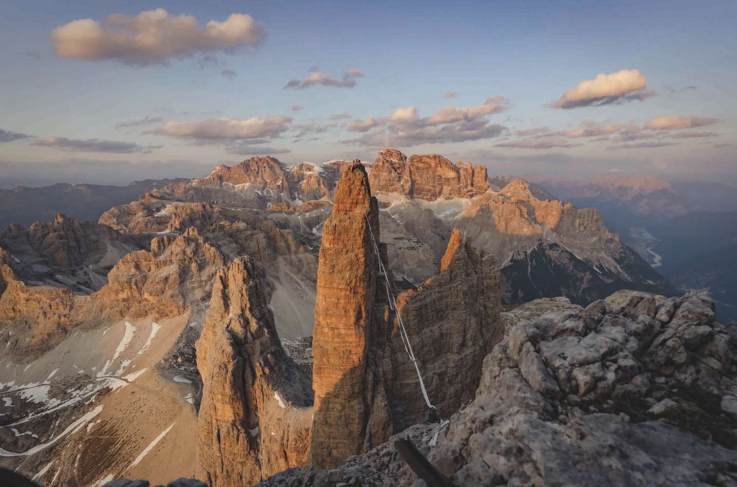 Na highline danter la Gran y la Pitla Piza de Lavarëi - La Usc di ...
