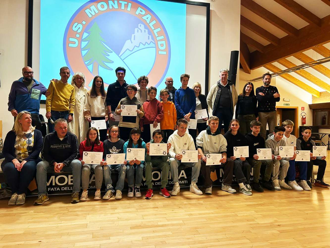 L pest del ‘Nacio’ met adum sport e scola - La Usc di Ladins - Plata ...