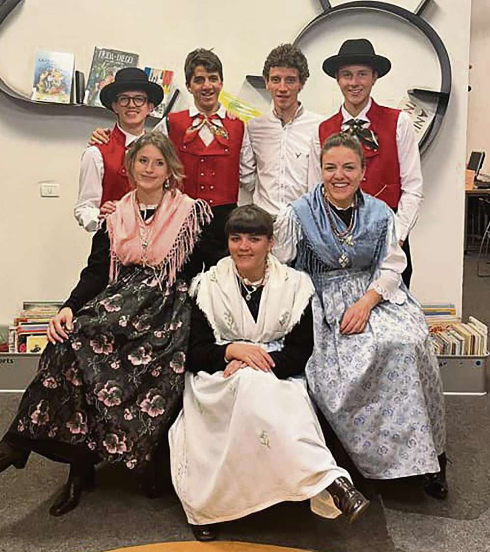 Col incanta l publico de Pesaro - La Usc di Ladins - Plata dla Union ...